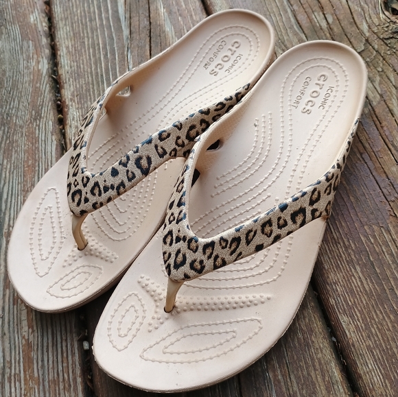 CROCS | Shoes | Crocs Womens Kadee Flip Flop Sz 8 Leopard Animal Print ...